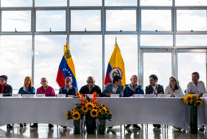 Gobierno Colombiano Y La Guerrilla Del Eln Cierran Primera Ronda De